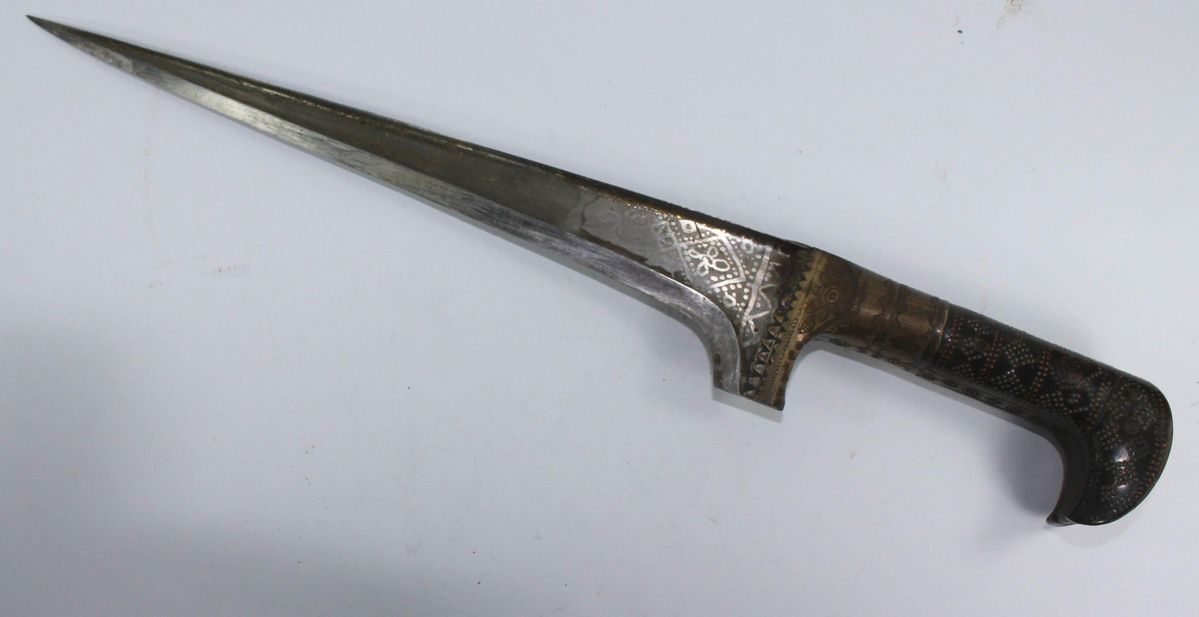 Lot - Indo-Persian Pesh Kabz Dagger with Persian motifs on blade and handle